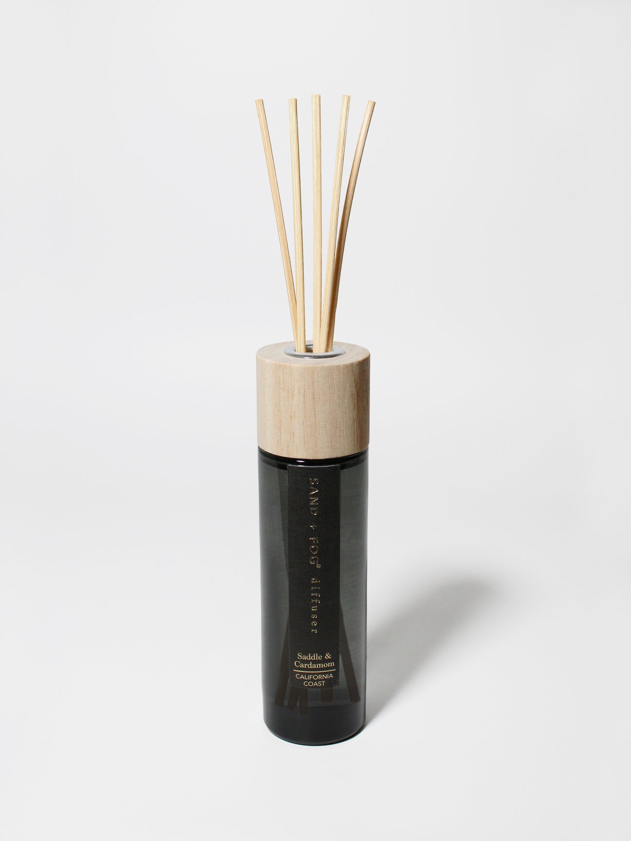 Saddle & Cardamom 100 ml Reed Diffuser – Sand + Fog